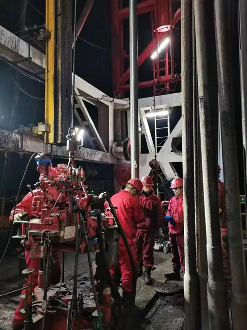 天管新型产品首次在吐哈油田下井成功！